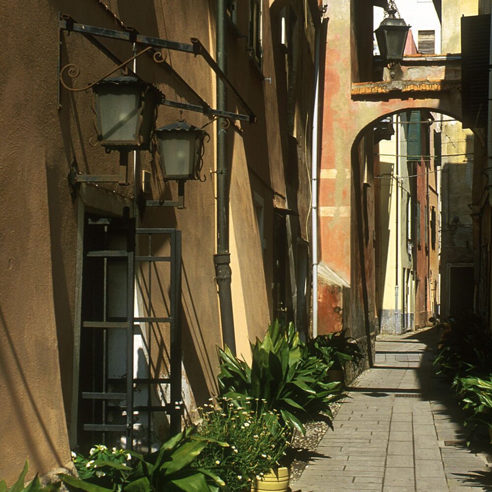 Il centro storico e il suo “Caruggio” - Ceriale, Sito Turistico Ufficiale